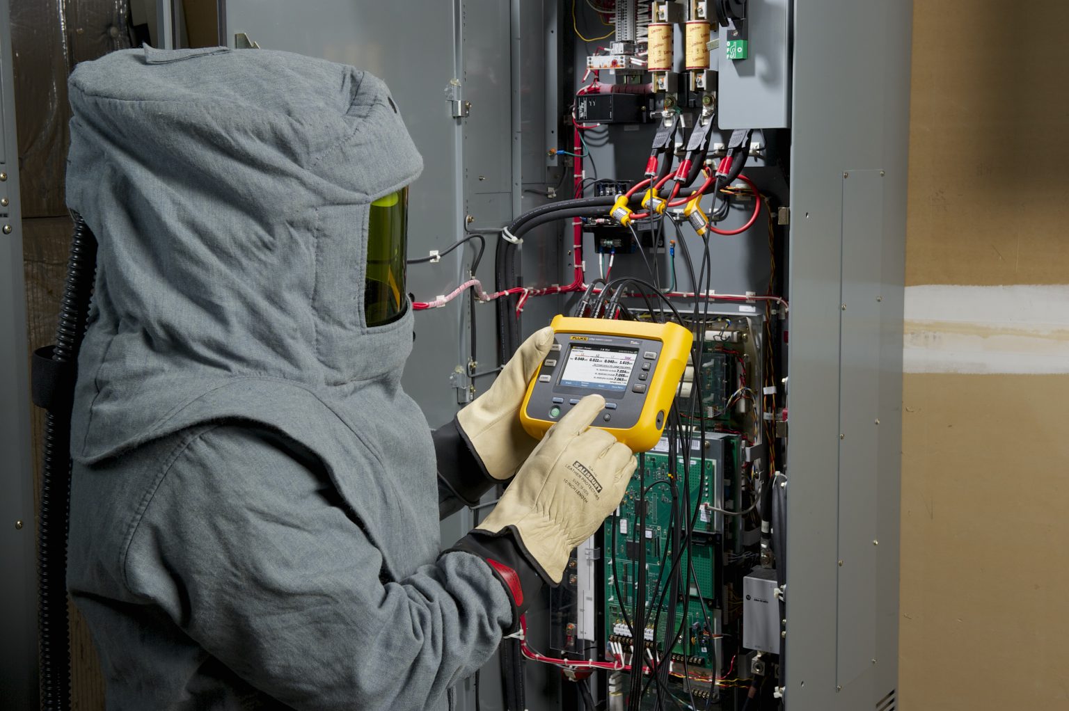 Hoogewerf Elektrotechniek BV | installaties, schrijvende meter, domotica