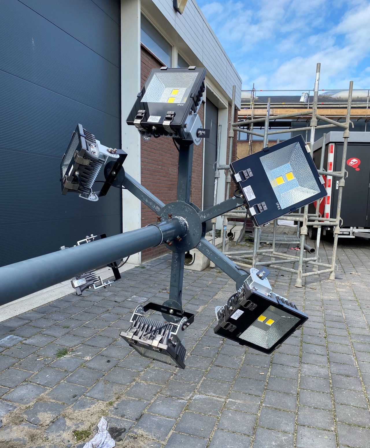 Lichtmast ombouwen - Hoogewerf Elektrotechniek